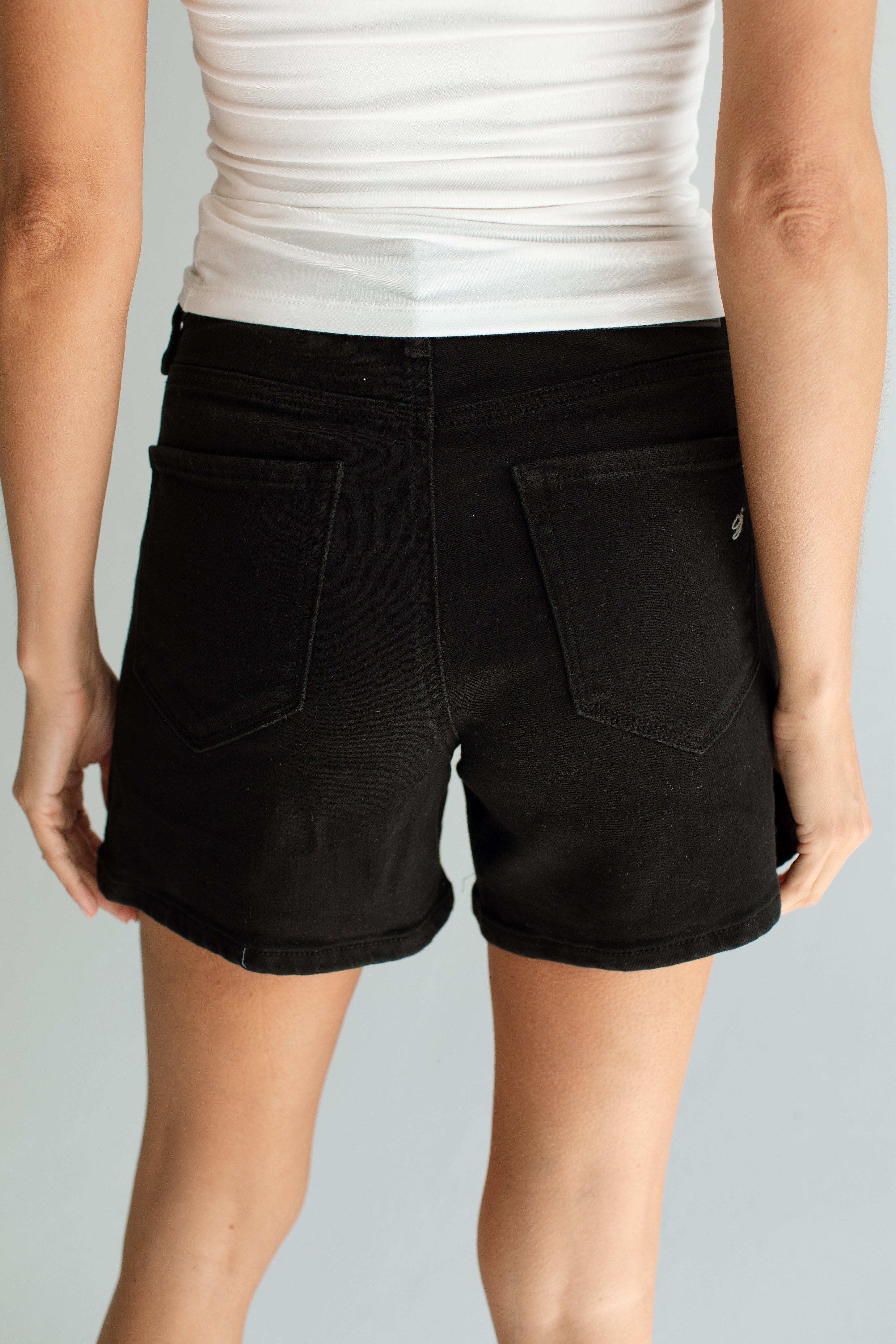 Hendrix Denim Shorts– CARLY JEAN LOS ANGELES