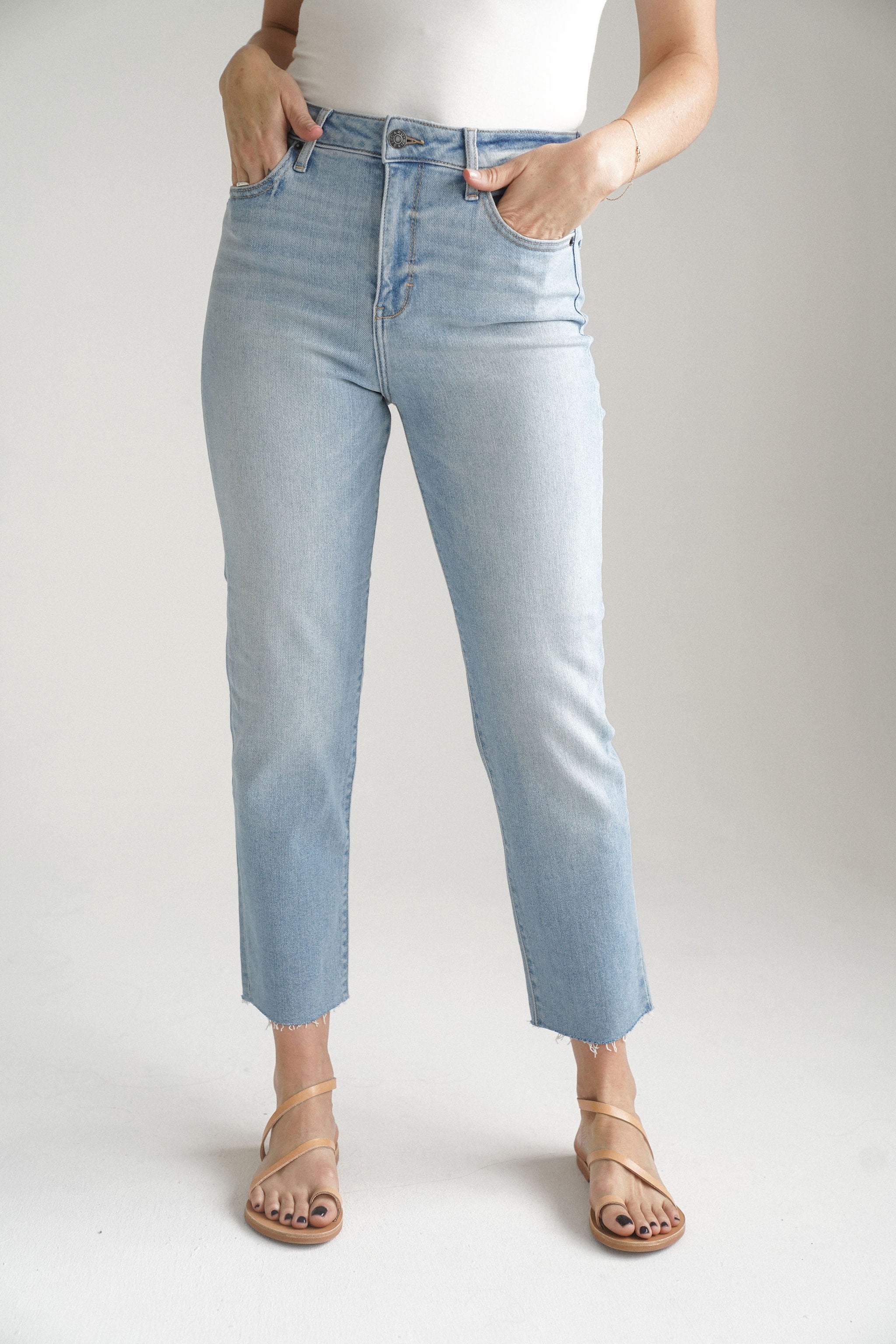 Chrissy Classic Straight Leg Jeans– CARLY JEAN LOS ANGELES